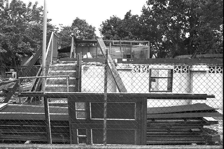 JALAN EUNOS KAMPONG MELAYU, MALAY HOUSE MAKING WAYFOR