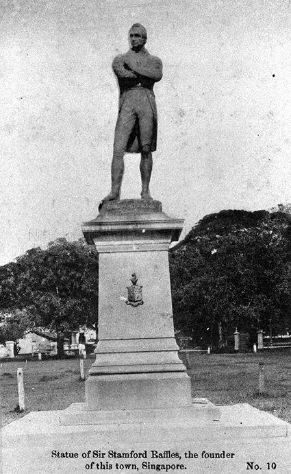 Statue of Sir Stamford Raffles at its first location at the
