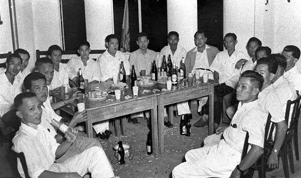 MEMBERS OF NG CLAN CHEE CHIANG ASSOCIATION HAVING A PARTY