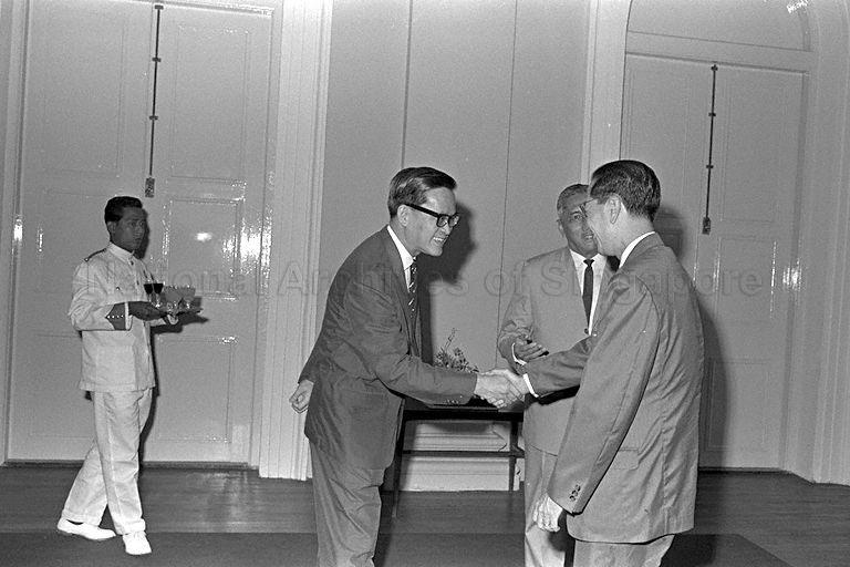 Minister for Health Yong Nyuk Lin (left) welcoming Cambodian