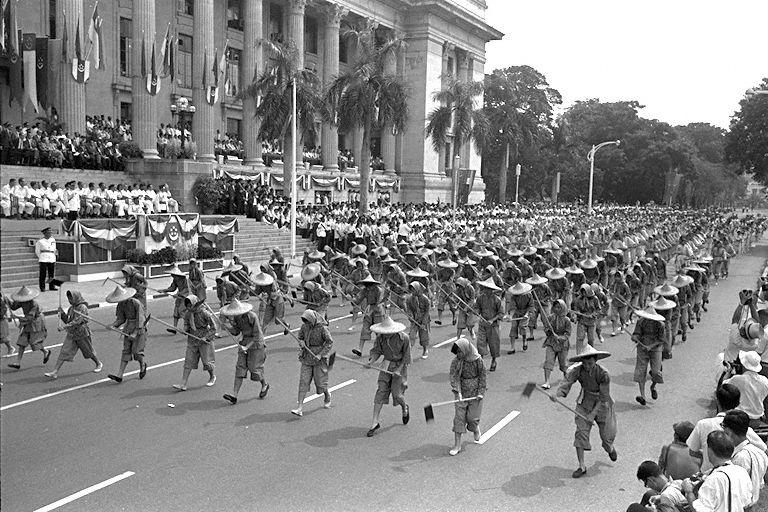 National Day Parade 1967 at the Padang - Students from Hua