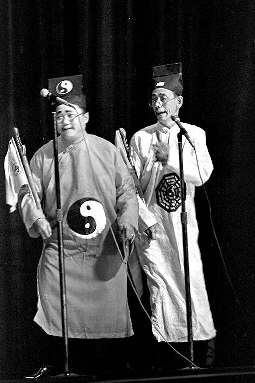 Local actors Wang Sha (right) and Ye Feng (left) performing