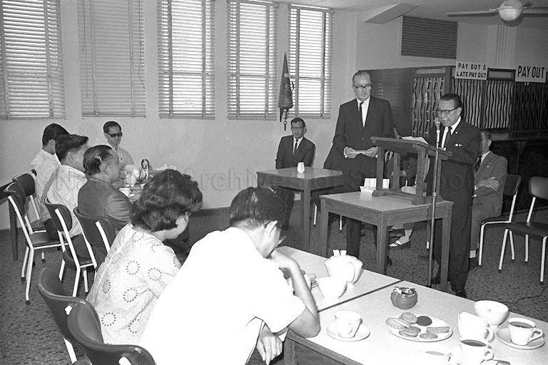 Singapore Turf Club Chairman Tan Sri Runme Shaw giving a