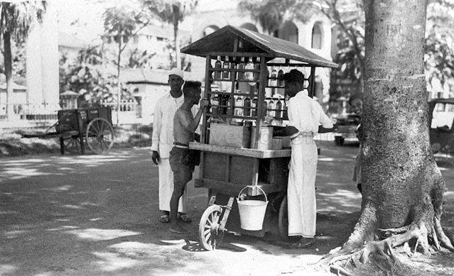 STREET HAWKER, SINGAPORE
