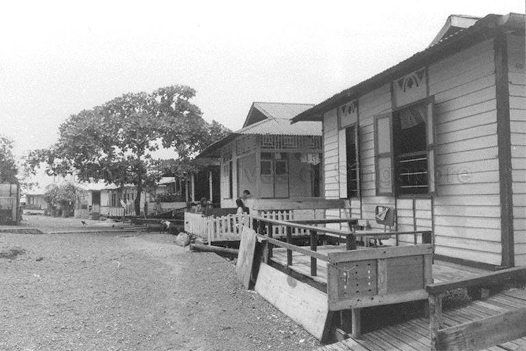 MALAY KAMPONG AT PULAU SAKENG