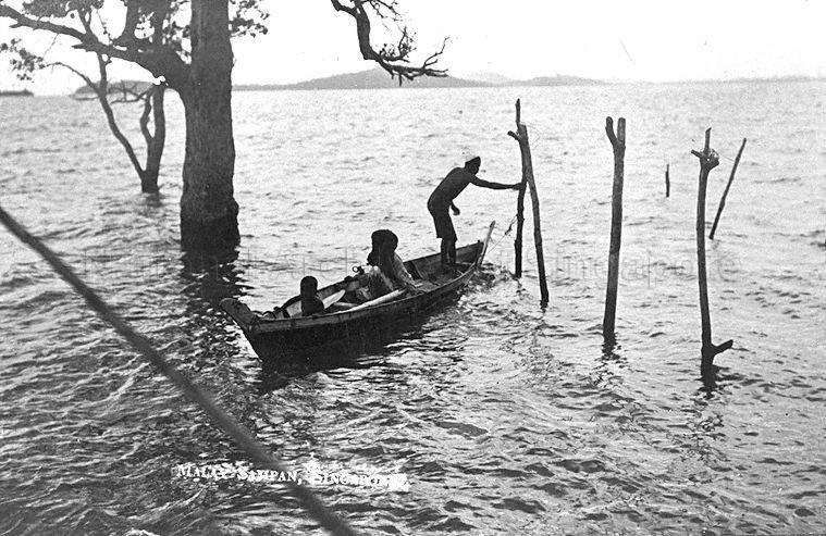 Surprise, surprise; the word “Sampan” did not originate from the Malay ...