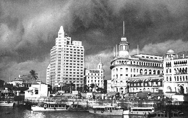 Singapore waterfront along Raffles Quay and Collyer Quay.