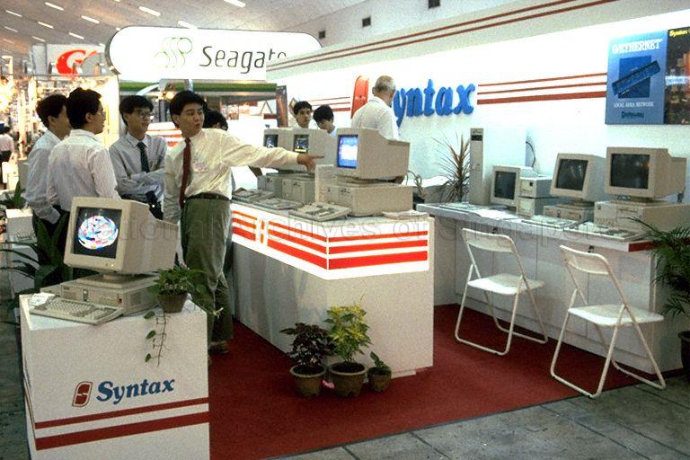 VISITORS TO SINGAPORE INFORMATICS, WORLD TRADE CENTRE HALL 3