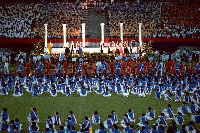 MASS DISPLAY PERFORMANCE AT MAY DAY RALLY, NATIONAL STADIUM