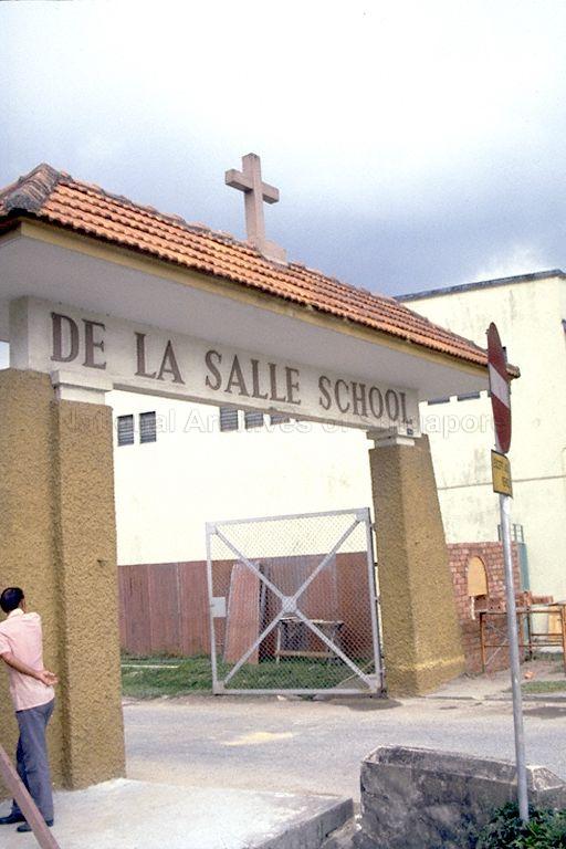 DE LA SALLE SCHOOL ENTRANCE AT KAMPONG BAHRU ROAD