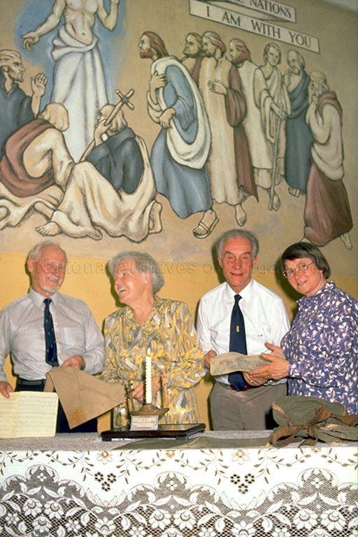 MR STANLEY WARREN (SECOND FROM RIGHT), ARTIST OF THE CHANGI