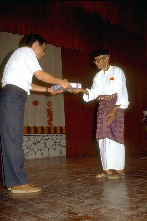 Minister without Portfolio Lim Chee Onn presenting