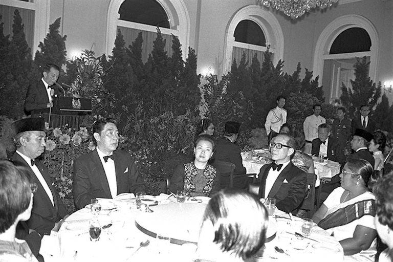 President Dr Benjamin Henry Sheares delivering a speech