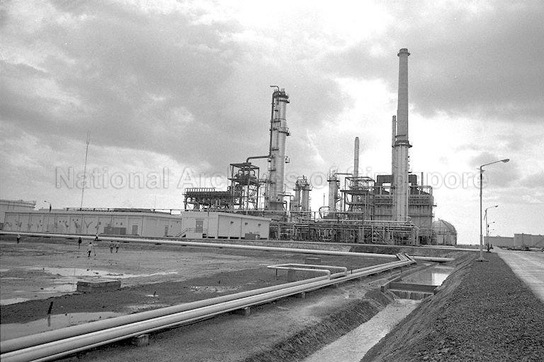 Esso Refinery at Pulau Ayer Chawan, off Jurong, 1971