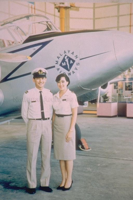 Uniform worn by the cabin crew of Malayan Airways between