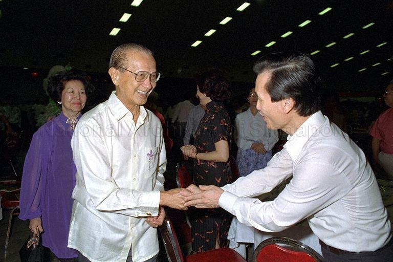President Wee Kim Wee being greeted by guests as he arrives