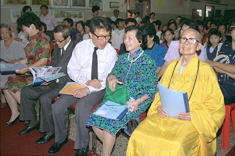 Mee Toh School's Assistant Supervisor Sim Hong Boon talking