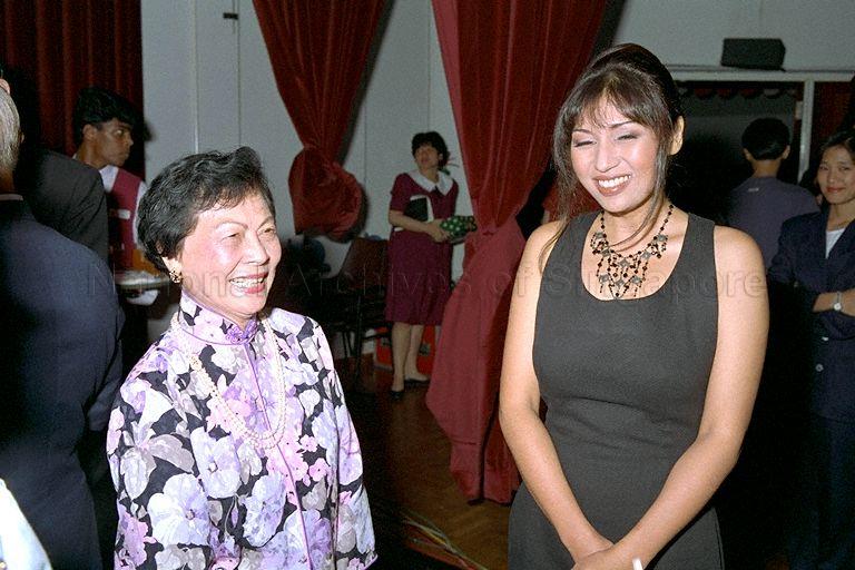 First Lady Mrs Wee Kim Wee with local entertainer Jacintha