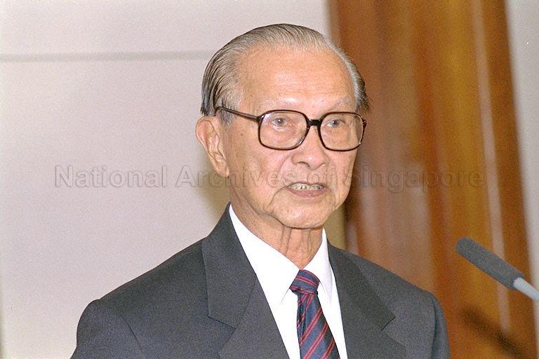 CLOSE-UP VIEW OF PRESIDENT WEE KIM WEE SPEAKING AT DINNER