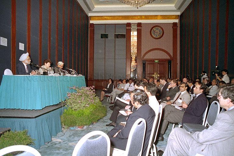 PRESS CONFERENCE DURING EUROPE/EAST ASIA ECONOMIC SUMMIT AT