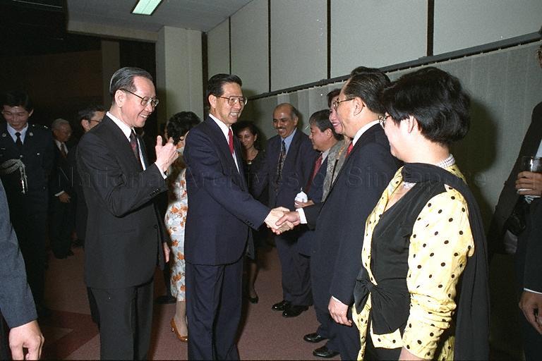 President Ong Teng Cheong, joined by Vice-Chancellor of the