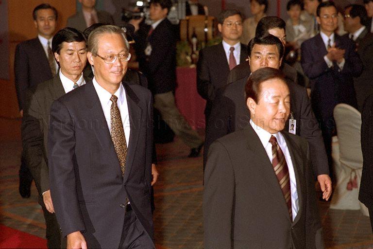 South Korean President Kim Young-sam, accompanied by Prime