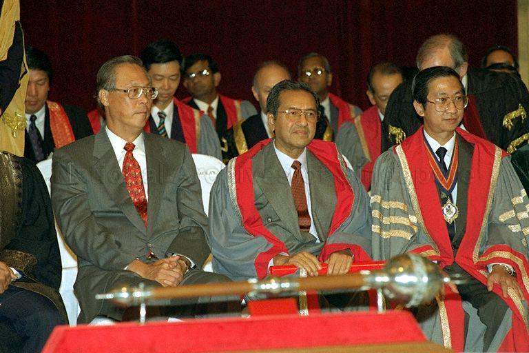 Guest of Honour Prime Minister Goh Chok Tong seated with