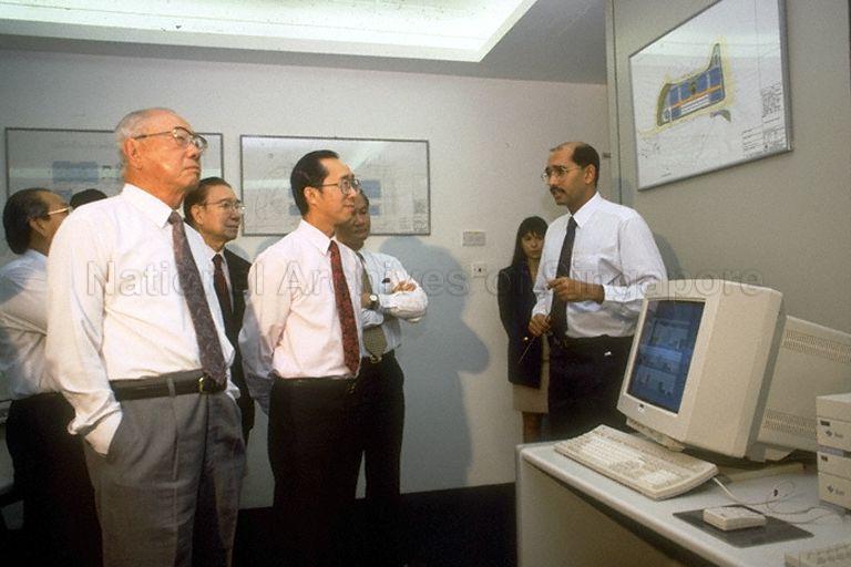 MR GOH CHEE WEE OFFICIATES AT OPENING OF KEPPEL DISTRIPARK P