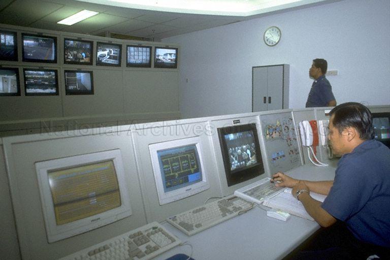 MR GOH CHEE WEE OFFICIATES AT OPENING OF KEPPEL DISTRIPARK P