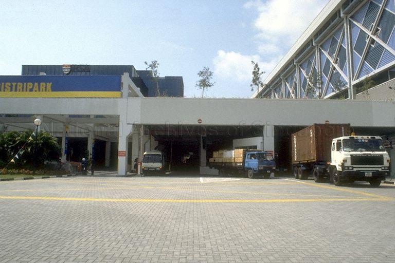 MR GOH CHEE WEE OFFICIATES AT OPENING OF KEPPEL DISTRIPARK P