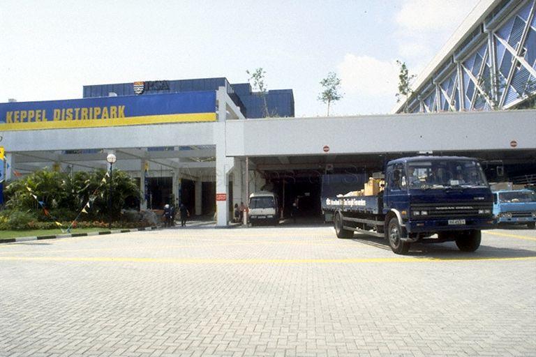 MR GOH CHEE WEE OFFICIATES AT OPENING OF KEPPEL DISTRIPARK P