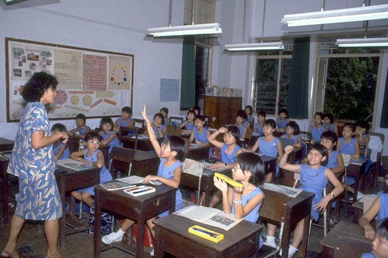 SINGAPORE CHINESE GIRLS' SCHOOL - A CLASS SESSION IN