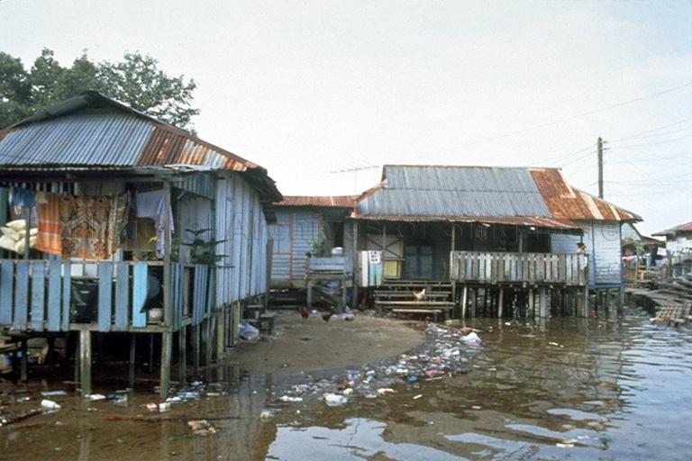 SINGAPORE - KAMPONG LIFE - KAMPONG LORONG FATIMAH