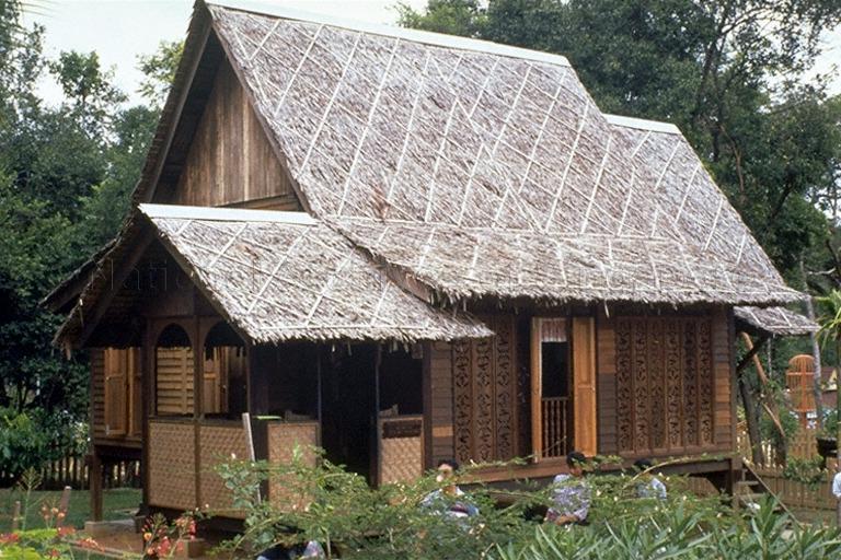 MALAYSIA - ARCHITECTURE : TRADITIONAL ATTAP HOUSES