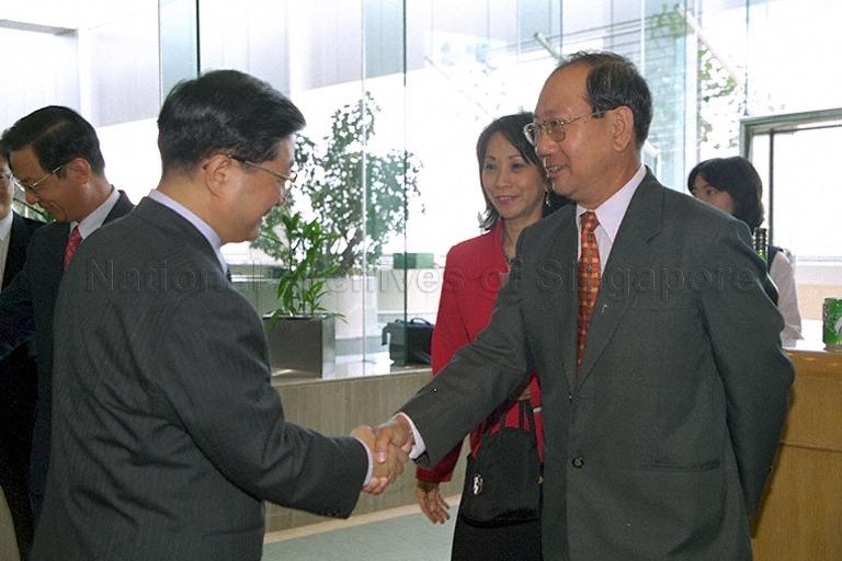 HIS EXCELLENCY HUANG JU ATTENDS LUNCH HOSTED BY CHAIRMAN,