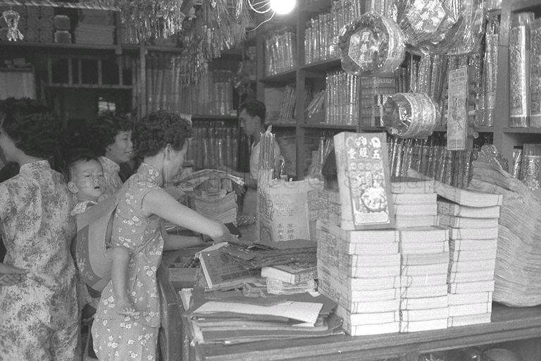 CHINESE INCENSE PAPER AND JOSS STICKS SHOP IN CHINATOWN