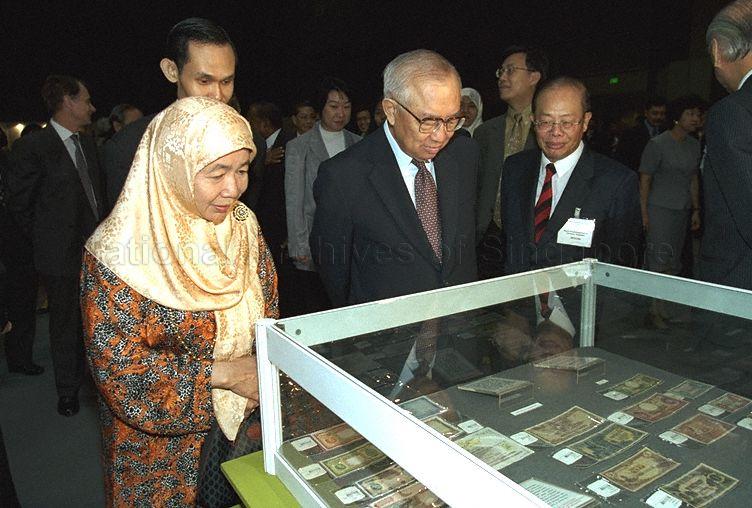 Minister for Finance Dr Richard Hu Tsu Tau with Puan Noor