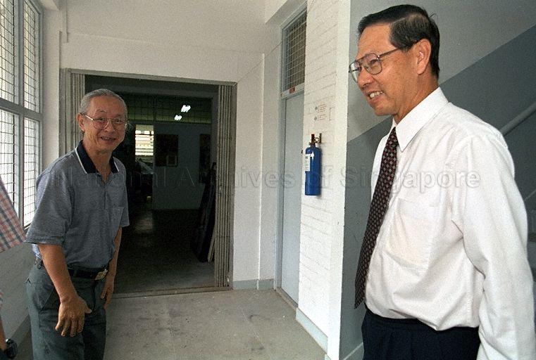 PRESIDENT ONG TENG CHEONG ARRIVING TO VIEW THE SCULPTURED