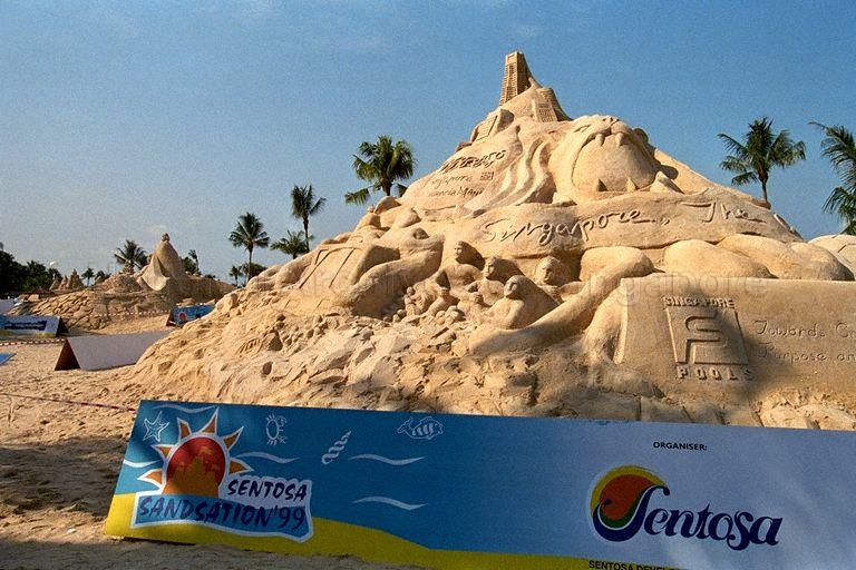 "Singapore, the Cosmopolis", a non-competition sand