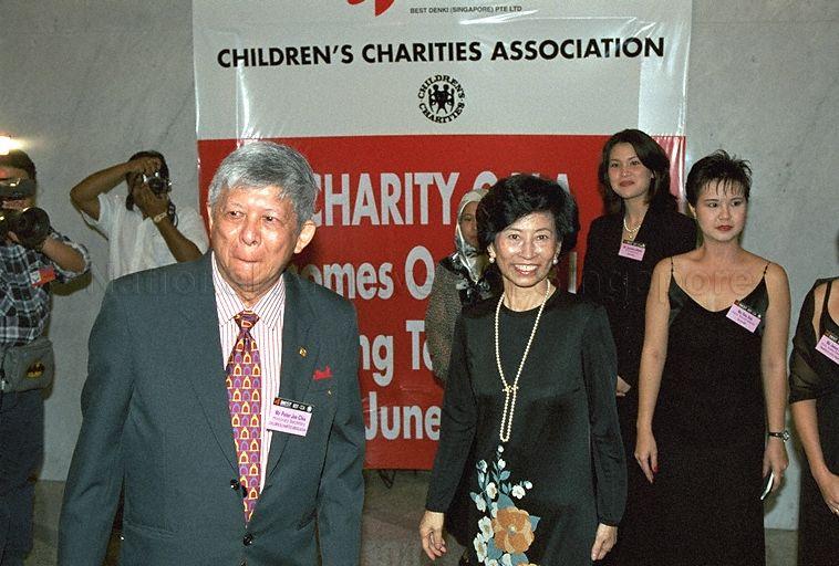 MRS ONG, WIFE OF PRESIDENT ONG TENG CHEONG ARRIVING FOR THE