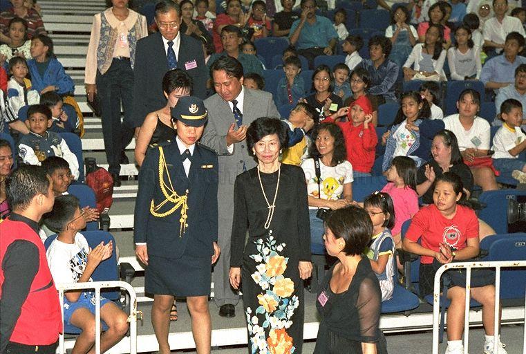 MRS ONG, WIFE OF PRESIDENT ONG TENG CHEONG ARRIVING FOR THE
