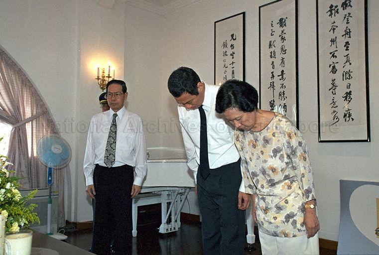 PRESIDENT ONG TENG CHEONG (LEFT) ACCOMPANYING DEPUTY PRIME
