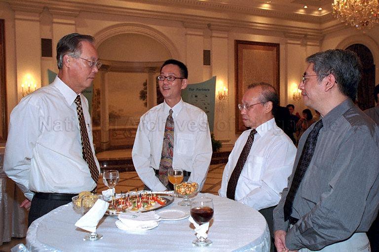 (From left) Prime Minister Goh Chok Tong, Singapore Press