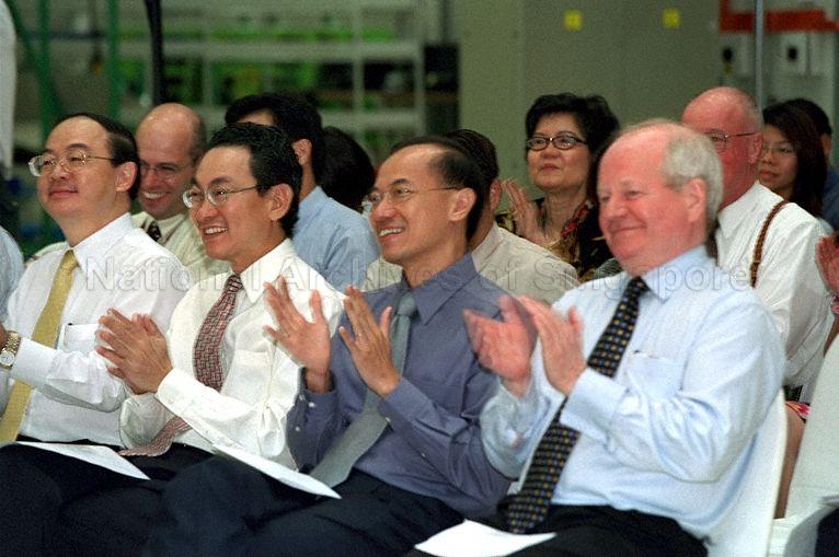 (From right) Chairman of Singapore Aero-Engine Service Pte