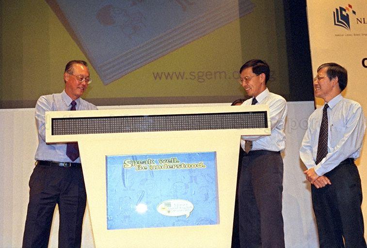 Prime Minister Goh Chok Tong launching the Speak Good