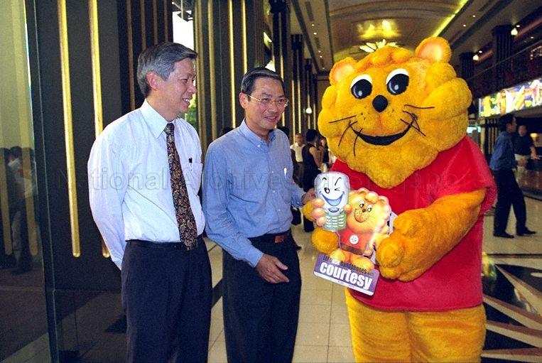 From left, Chairman of Singapore Courtesy Council Noel Hon,