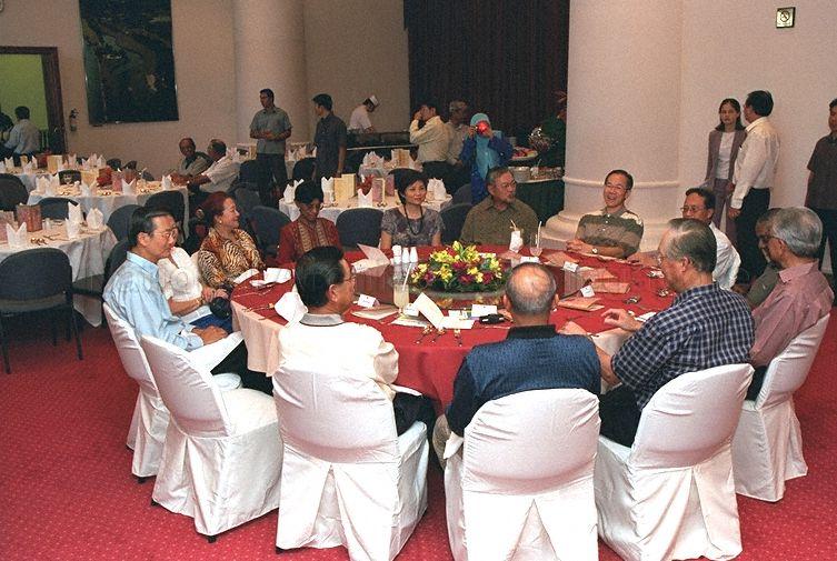 Prime Minister Goh Chok Tong and Brunei's Home Affairs