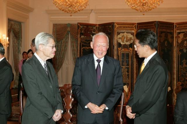 Senior Minister Lee Kuan Yew with Chairman of Oversea-