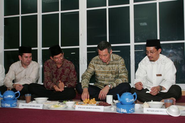 Taken at: Visit to Al-Istighfar Mosque at Pasir-Ris by Prime