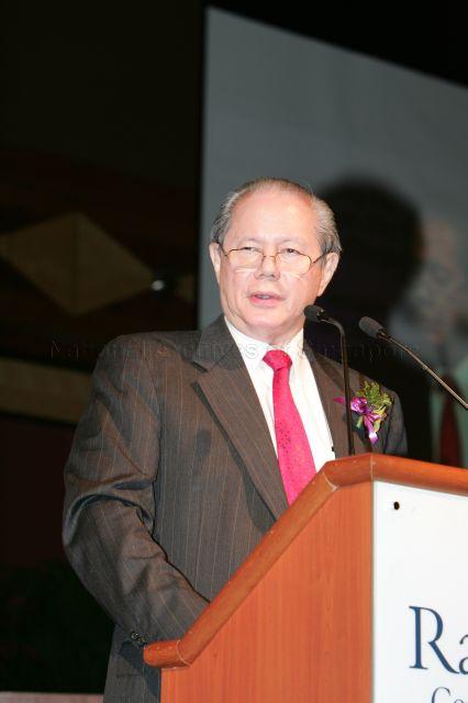 Professor Arthur Lim Siew Ming speaking at Marine Parade
